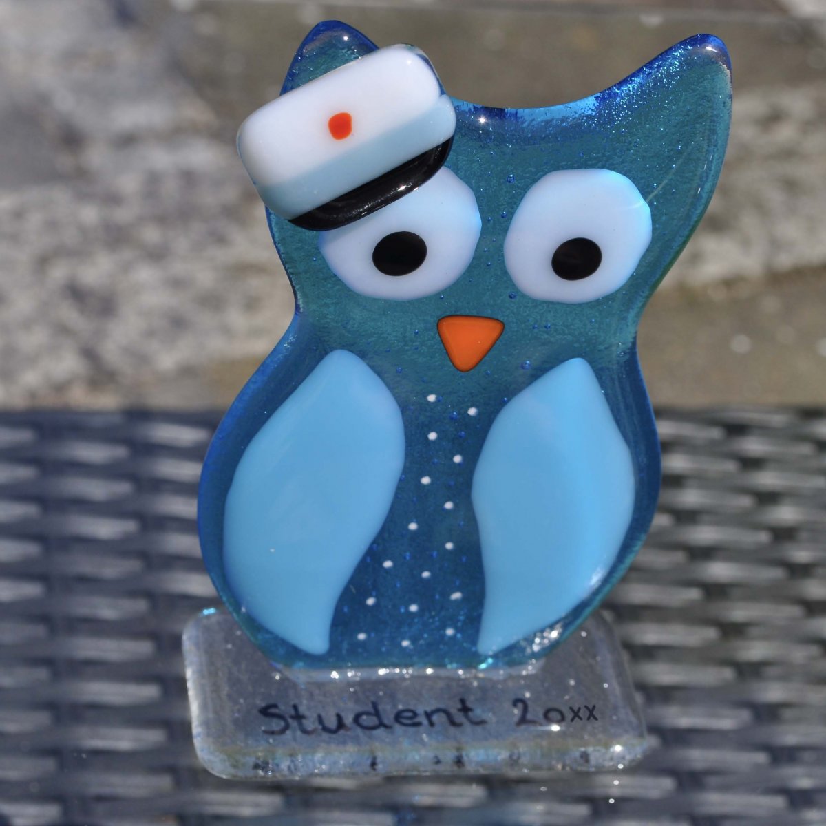 Blå ugle med HF hue - Unikt Glaskunst - Butique CharChri