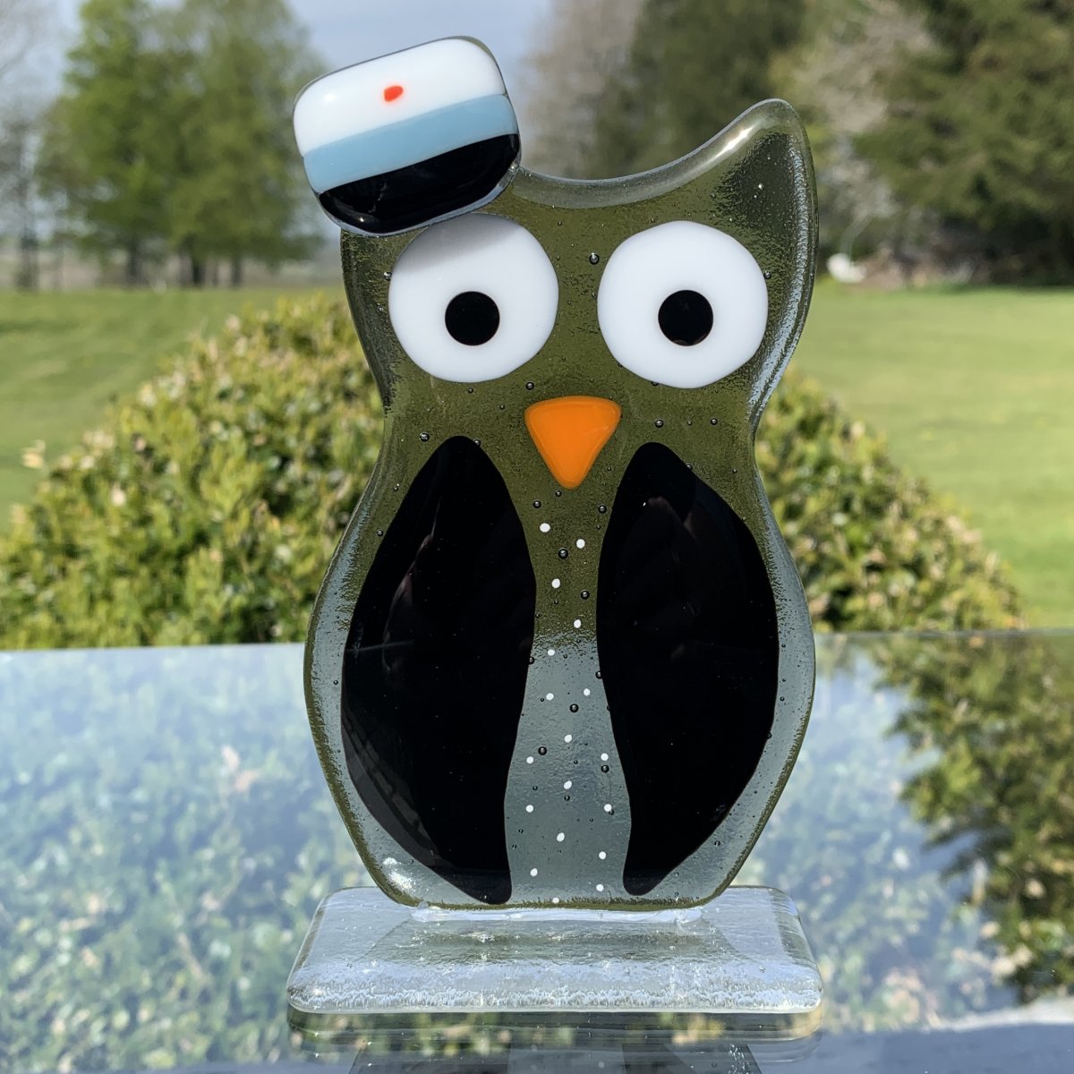 Sort ugle med HF hue - Unikt Glaskunst - Butik CharChri